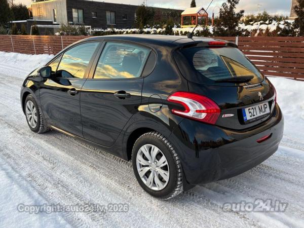 Melns Peugeot 208 2014 Tallina, ar dzinēja tilpumu 1.60 L un nobraukumu 137 tūkst. km par 4790 €, foto 3 vietnē AUTOMOTO.COM.LV