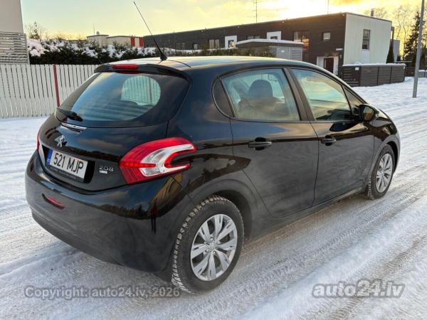 Melns Peugeot 208 2014 Tallina, ar dzinēja tilpumu 1.60 L un nobraukumu 137 tūkst. km par 4790 €, foto 4 vietnē AUTOMOTO.COM.LV