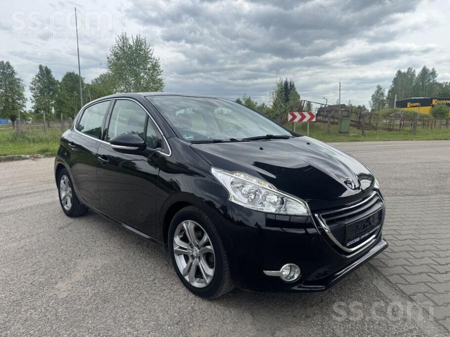 Melns Peugeot 208 2014 Ogre, ar dzinēja tilpumu 1.60 L un nobraukumu 144 tūkst. km par 5299 €, foto 4 vietnē AUTOMOTO.COM.LV
