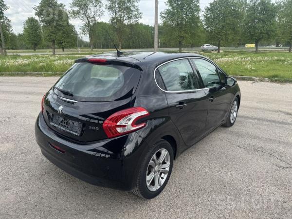 Black Peugeot 208 2014 in Ogre, with an engine capacity of 1.60 L and mileage of 144 thousand km for 5299 €, photo 6 on AUTOMOTO.COM.LV
