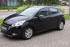Black Peugeot 208 2014 in Jelgava, with an engine capacity of 1.20 L and mileage of 163 thousand km for 4390 €, photo 8 on AUTOMOTO.COM.LV