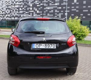 Black Peugeot 208 2014 in Jelgava, with an engine capacity of 1.20 L and mileage of 163 thousand km for 4390 €, photo 9 on AUTOMOTO.COM.LV