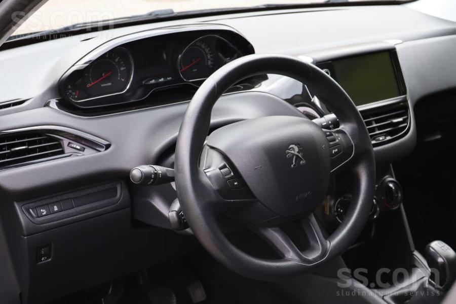 Black Peugeot 208 2014 in Jelgava, with an engine capacity of 1.20 L and mileage of 163 thousand km for 4390 €, photo 12 on AUTOMOTO.COM.LV