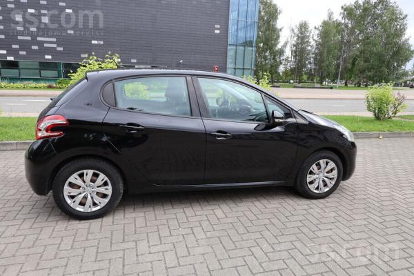 Melns Peugeot 208 2014 Jelgava, ar dzinēja tilpumu 1.20 L un nobraukumu 163 tūkst. km par 4390 €, foto 5 vietnē AUTOMOTO.COM.LV