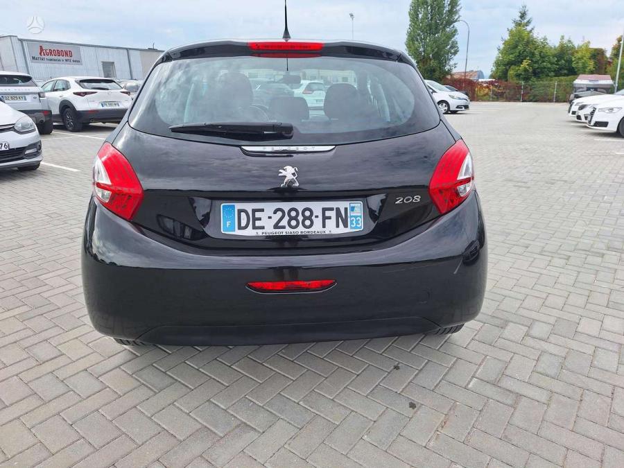 Black Peugeot 208 2014 in Taurage, with an engine capacity of 1.20 L and mileage of 172 thousand km for 3500 €, photo 7 on AUTOMOTO.COM.LV