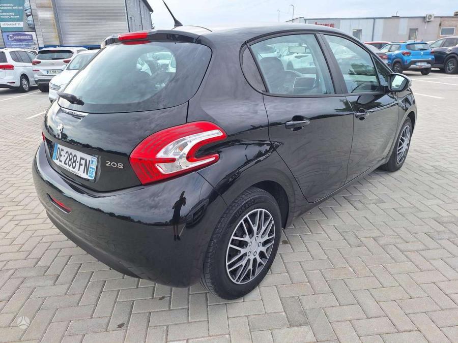 Black Peugeot 208 2014 in Taurage, with an engine capacity of 1.20 L and mileage of 172 thousand km for 3500 €, photo 8 on AUTOMOTO.COM.LV