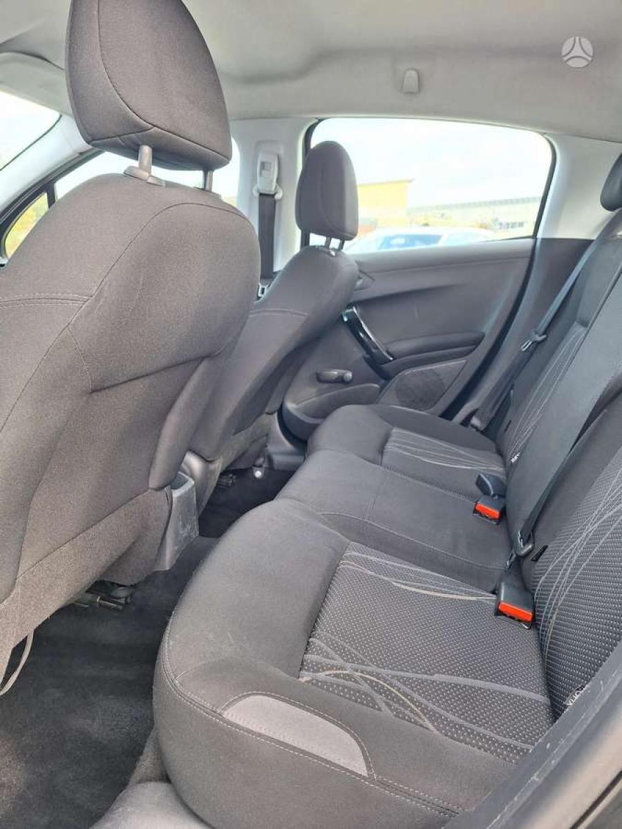 Black Peugeot 208 2014 in Taurage, with an engine capacity of 1.20 L and mileage of 172 thousand km for 3500 €, photo 16 on AUTOMOTO.COM.LV