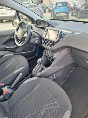 Black Peugeot 208 2014 in Taurage, with an engine capacity of 1.20 L and mileage of 172 thousand km for 3500 €, photo 20 on AUTOMOTO.COM.LV