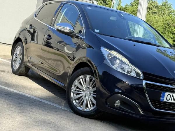 Черный Пежо 208 2015 в Юрмала, объемом двигателя 1.20 л и пробегом 118 тыс. км за 6550 €, фото 6 на AUTOMOTO.COM.LV
