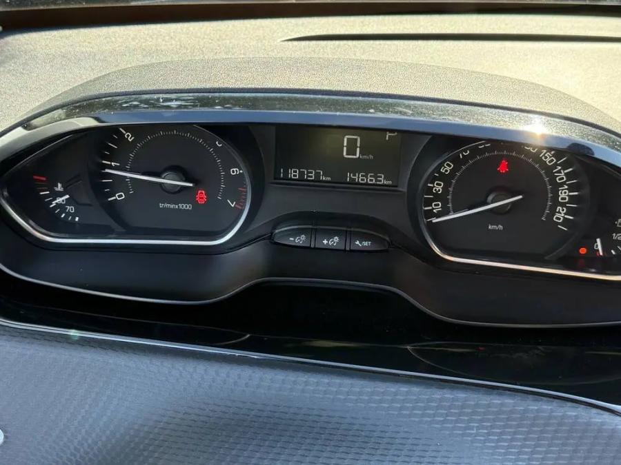 Melns Peugeot 208 2015 Jūrmala, ar dzinēja tilpumu 1.20 L un nobraukumu 118 tūkst. km par 6550 €, foto 29 vietnē AUTOMOTO.COM.LV