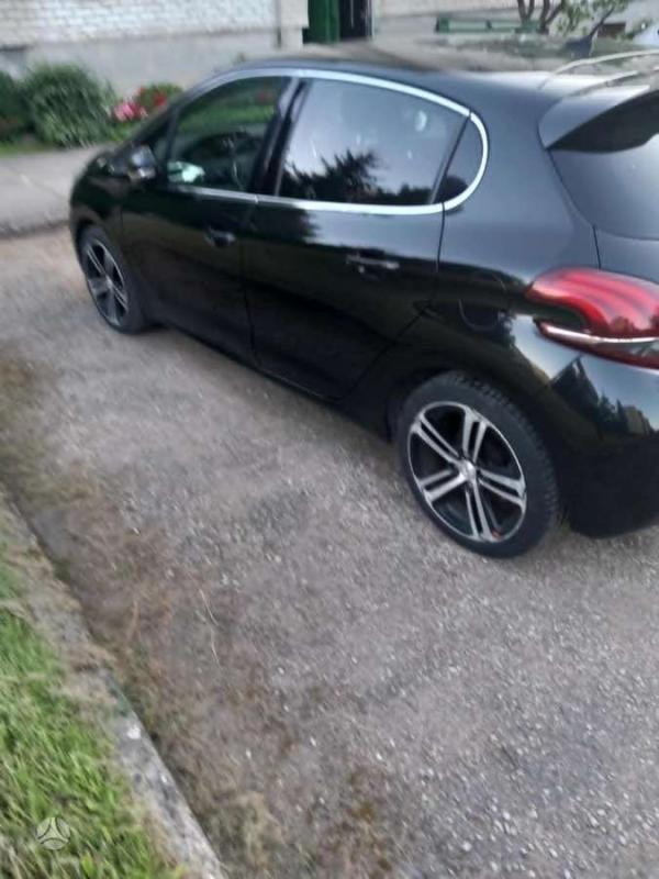 Melns Peugeot 208 2015 Ariogala, ar dzinēja tilpumu 1.20 L un nobraukumu 168 tūkst. km par 4650 €, foto 3 vietnē AUTOMOTO.COM.LV