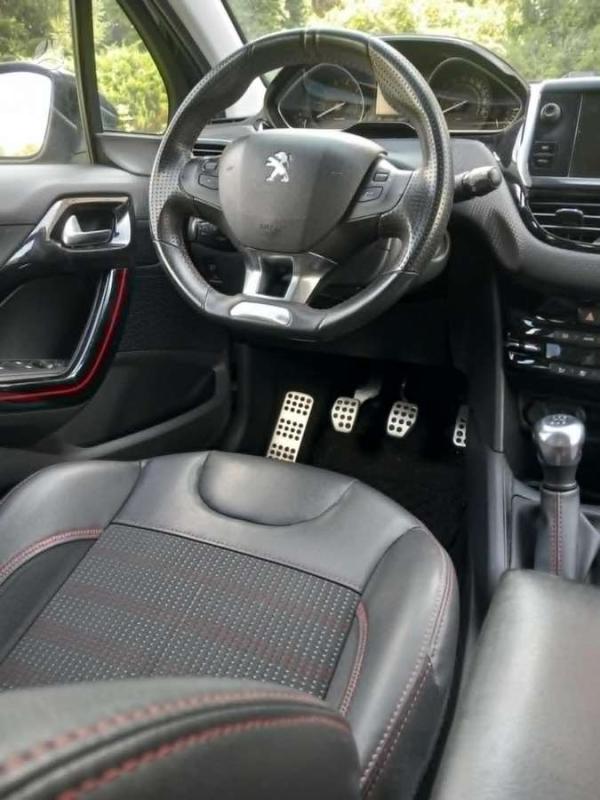 Melns Peugeot 208 2015 Ariogala, ar dzinēja tilpumu 1.20 L un nobraukumu 168 tūkst. km par 4650 €, foto 5 vietnē AUTOMOTO.COM.LV