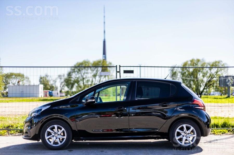 Melns Peugeot 208 2016 Rīga, ar dzinēja tilpumu 1.20 L un nobraukumu 84 tūkst. km par 5790 €, foto 4 vietnē AUTOMOTO.COM.LV