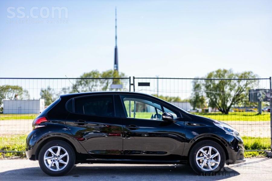 Melns Peugeot 208 2016 Rīga, ar dzinēja tilpumu 1.20 L un nobraukumu 84 tūkst. km par 5790 €, foto 5 vietnē AUTOMOTO.COM.LV