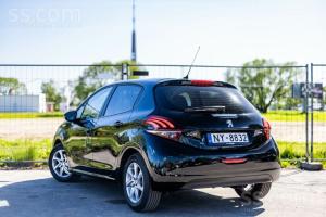Melns Peugeot 208 2016 Rīga, ar dzinēja tilpumu 1.20 L un nobraukumu 84 tūkst. km par 5790 €, foto 6 vietnē AUTOMOTO.COM.LV