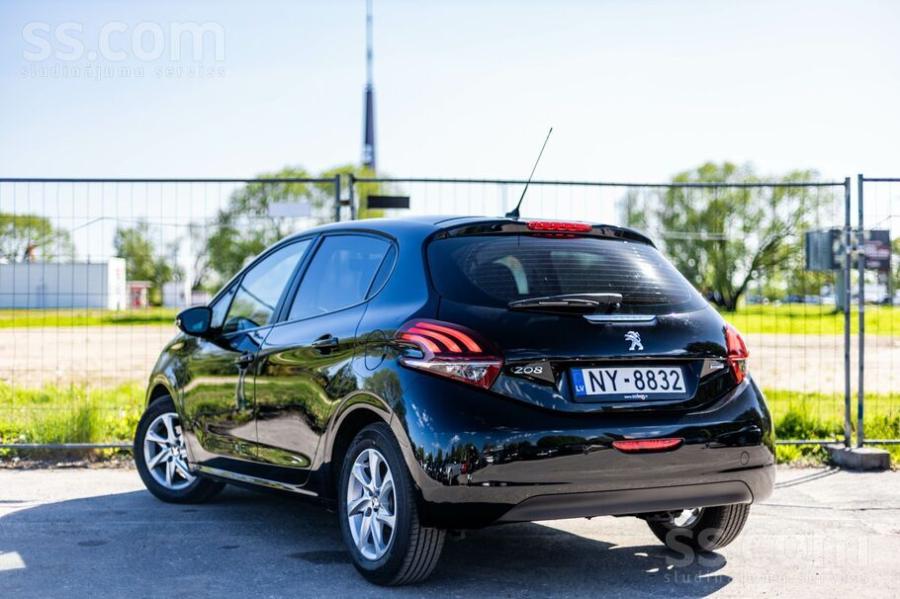 Melns Peugeot 208 2016 Rīga, ar dzinēja tilpumu 1.20 L un nobraukumu 84 tūkst. km par 5790 €, foto 6 vietnē AUTOMOTO.COM.LV