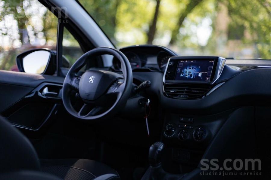 Melns Peugeot 208 2016 Rīga, ar dzinēja tilpumu 1.20 L un nobraukumu 84 tūkst. km par 5790 €, foto 24 vietnē AUTOMOTO.COM.LV