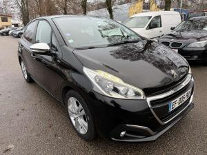Black Peugeot 208 2016 in Taurage, with an engine capacity of 1.20 L and mileage of 141 thousand km for 3800 €, photo 2 on AUTOMOTO.COM.LV