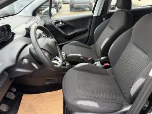 Black Peugeot 208 2016 in Taurage, with an engine capacity of 1.20 L and mileage of 141 thousand km for 3800 €, photo 5 on AUTOMOTO.COM.LV