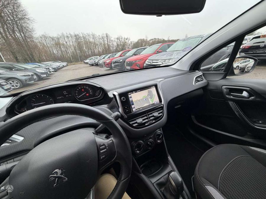 Black Peugeot 208 2016 in Taurage, with an engine capacity of 1.20 L and mileage of 141 thousand km for 3800 €, photo 6 on AUTOMOTO.COM.LV