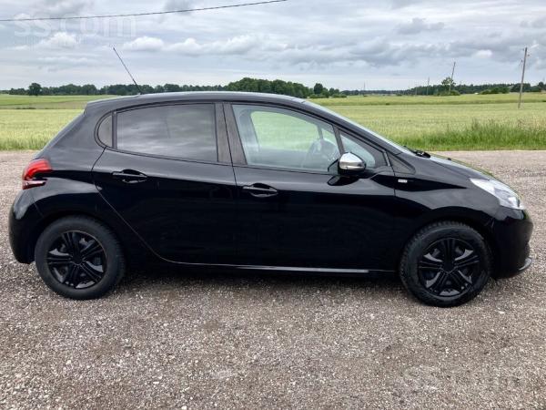 Black Peugeot 208 2016 in Talsi, with an engine capacity of 1.20 L and mileage of 156 thousand km for 6500 €, photo 2 on AUTOMOTO.COM.LV