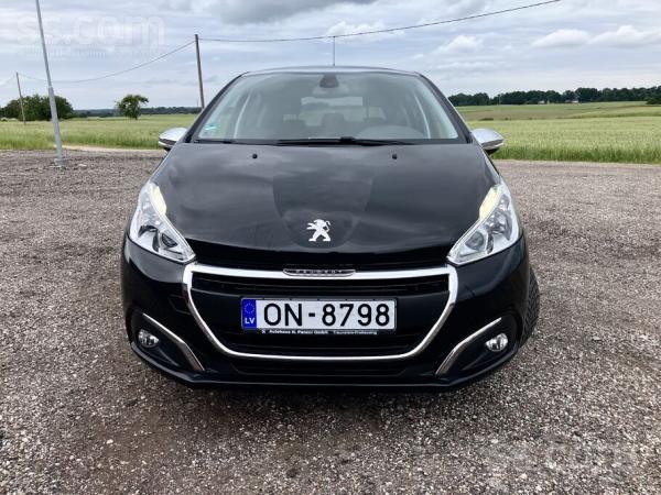 Black Peugeot 208 2016 in Talsi, with an engine capacity of 1.20 L and mileage of 156 thousand km for 6500 €, photo 8 on AUTOMOTO.COM.LV
