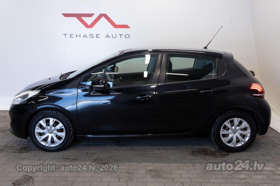 Melns Peugeot 208 2017 Tartu, ar dzinēja tilpumu 1.20 L un nobraukumu 129 tūkst. km par 6000 €, foto 16 vietnē AUTOMOTO.COM.LV
