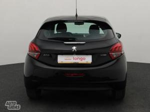 Black Peugeot 208 2017 in Vilnius, with an engine capacity of 1.20 L and mileage of 181 thousand km for 5799 €, photo 5 on AUTOMOTO.COM.LV