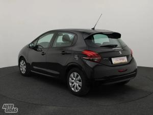 Black Peugeot 208 2017 in Vilnius, with an engine capacity of 1.20 L and mileage of 181 thousand km for 5799 €, photo 7 on AUTOMOTO.COM.LV