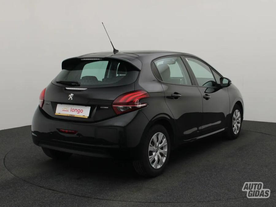 Black Peugeot 208 2017 in Vilnius, with an engine capacity of 1.20 L and mileage of 181 thousand km for 5799 €, photo 8 on AUTOMOTO.COM.LV