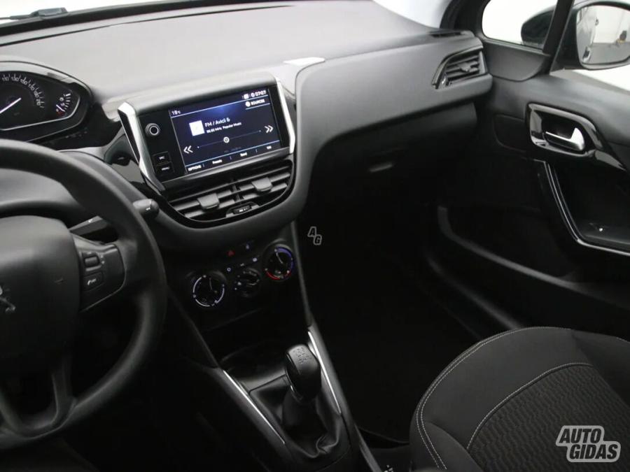 Black Peugeot 208 2017 in Vilnius, with an engine capacity of 1.20 L and mileage of 181 thousand km for 5799 €, photo 21 on AUTOMOTO.COM.LV