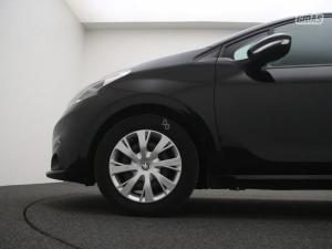 Black Peugeot 208 2017 in Vilnius, with an engine capacity of 1.20 L and mileage of 181 thousand km for 5799 €, photo 28 on AUTOMOTO.COM.LV