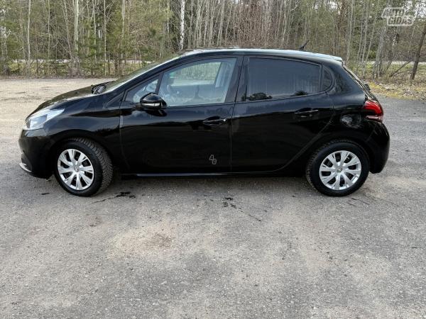 Black Peugeot 208 2017 in Ignalina, with an engine capacity of 1.20 L and mileage of 155 thousand km for 4200 €, photo 2 on AUTOMOTO.COM.LV