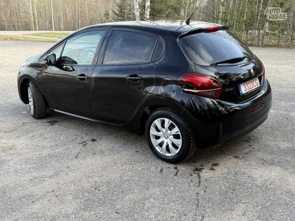 Black Peugeot 208 2017 in Ignalina, with an engine capacity of 1.20 L and mileage of 155 thousand km for 4200 €, photo 3 on AUTOMOTO.COM.LV