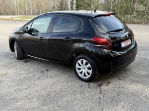 Black Peugeot 208 2017 in Ignalina, with an engine capacity of 1.20 L and mileage of 155 thousand km for 4200 €, photo 4 on AUTOMOTO.COM.LV