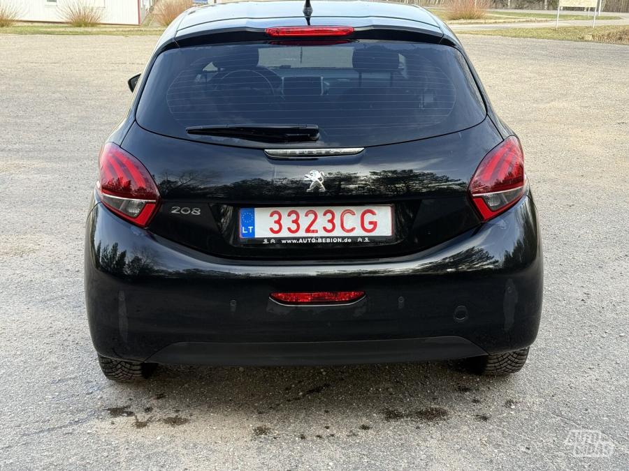 Black Peugeot 208 2017 in Ignalina, with an engine capacity of 1.20 L and mileage of 155 thousand km for 4200 €, photo 5 on AUTOMOTO.COM.LV