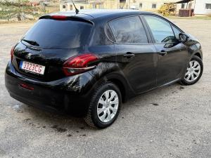 Black Peugeot 208 2017 in Ignalina, with an engine capacity of 1.20 L and mileage of 155 thousand km for 4200 €, photo 6 on AUTOMOTO.COM.LV