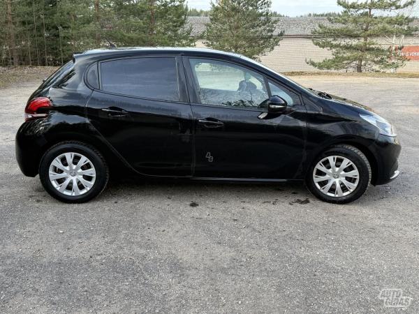 Black Peugeot 208 2017 in Ignalina, with an engine capacity of 1.20 L and mileage of 155 thousand km for 4200 €, photo 6 on AUTOMOTO.COM.LV