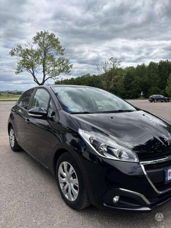 Melns Peugeot 208 2017 Kauņa, ar dzinēja tilpumu 1.56 L un nobraukumu 215 tūkst. km par 4300 €, foto 1 vietnē AUTOMOTO.COM.LV
