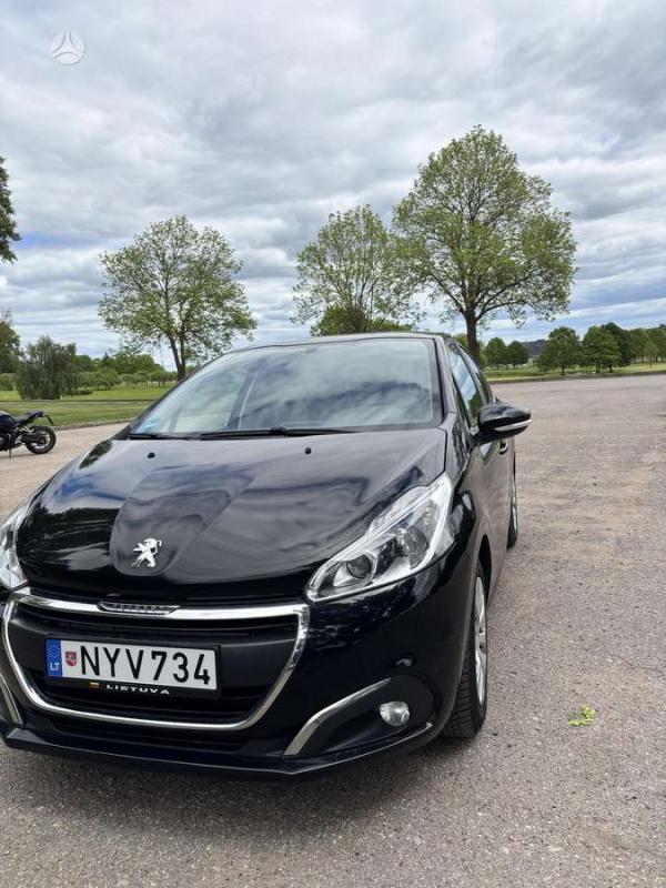 Melns Peugeot 208 2017 Kauņa, ar dzinēja tilpumu 1.56 L un nobraukumu 215 tūkst. km par 4300 €, foto 2 vietnē AUTOMOTO.COM.LV