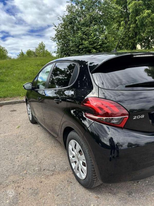 Melns Peugeot 208 2017 Kauņa, ar dzinēja tilpumu 1.56 L un nobraukumu 215 tūkst. km par 4300 €, foto 4 vietnē AUTOMOTO.COM.LV