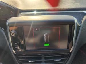 Melns Peugeot 208 2017 Rīga, ar dzinēja tilpumu 1.20 L un nobraukumu 142 tūkst. km par 6990 €, foto 18 vietnē AUTOMOTO.COM.LV