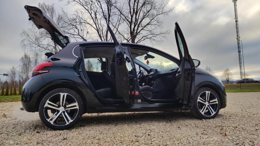 Melns Peugeot 208 2017 Rīga, ar dzinēja tilpumu 1.20 L un nobraukumu 142 tūkst. km par 6990 €, foto 19 vietnē AUTOMOTO.COM.LV