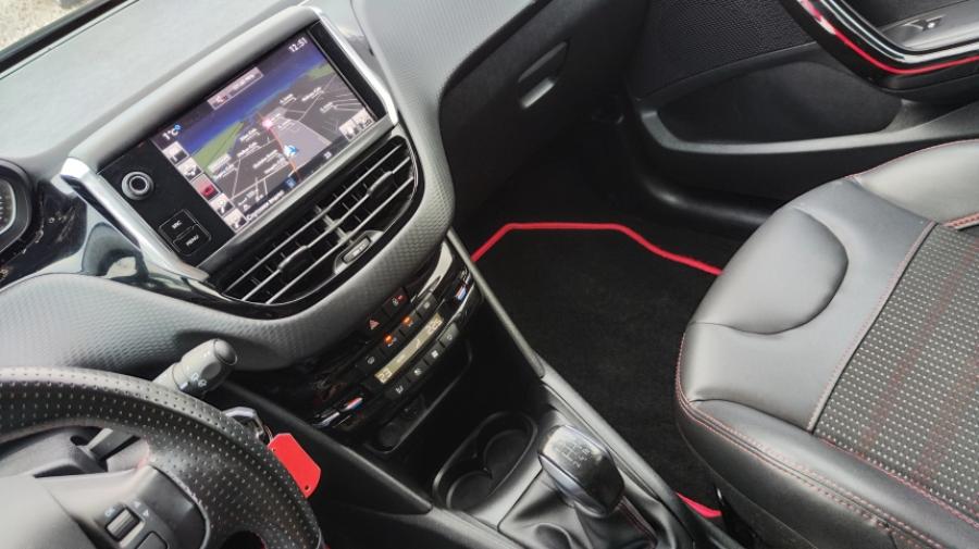 Melns Peugeot 208 2017 Rīga, ar dzinēja tilpumu 1.20 L un nobraukumu 142 tūkst. km par 6990 €, foto 31 vietnē AUTOMOTO.COM.LV