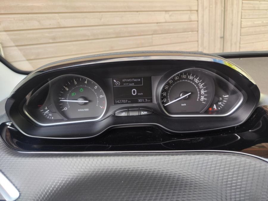 Melns Peugeot 208 2017 Rīga, ar dzinēja tilpumu 1.20 L un nobraukumu 142 tūkst. km par 6990 €, foto 32 vietnē AUTOMOTO.COM.LV