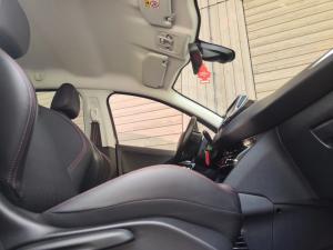 Melns Peugeot 208 2017 Rīga, ar dzinēja tilpumu 1.20 L un nobraukumu 142 tūkst. km par 6990 €, foto 37 vietnē AUTOMOTO.COM.LV