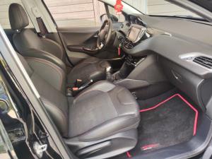Melns Peugeot 208 2017 Rīga, ar dzinēja tilpumu 1.20 L un nobraukumu 142 tūkst. km par 6990 €, foto 38 vietnē AUTOMOTO.COM.LV