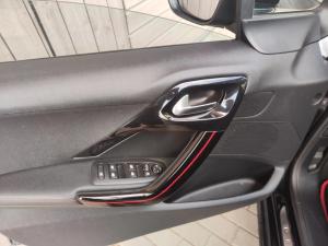 Melns Peugeot 208 2017 Rīga, ar dzinēja tilpumu 1.20 L un nobraukumu 142 tūkst. km par 6990 €, foto 44 vietnē AUTOMOTO.COM.LV