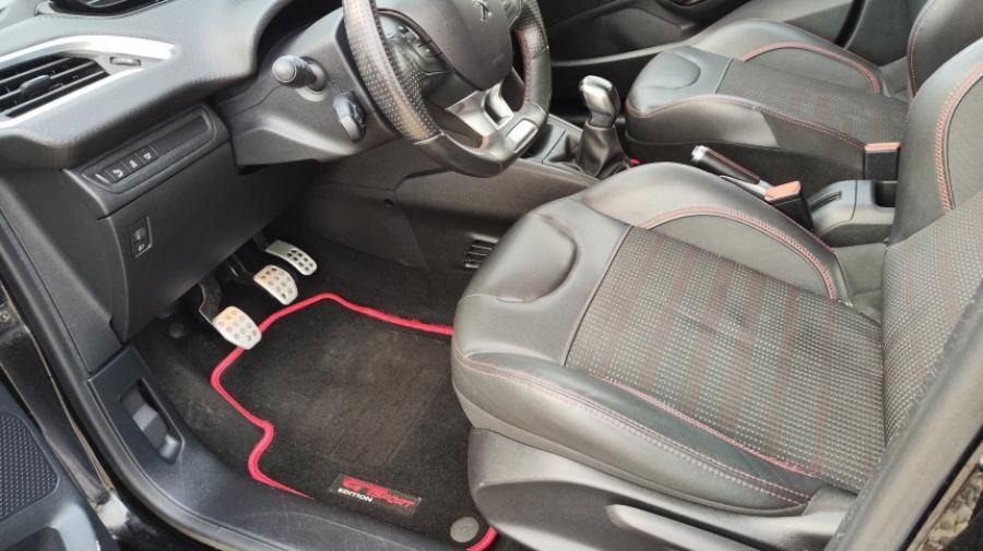 Melns Peugeot 208 2017 Rīga, ar dzinēja tilpumu 1.20 L un nobraukumu 142 tūkst. km par 6990 €, foto 45 vietnē AUTOMOTO.COM.LV