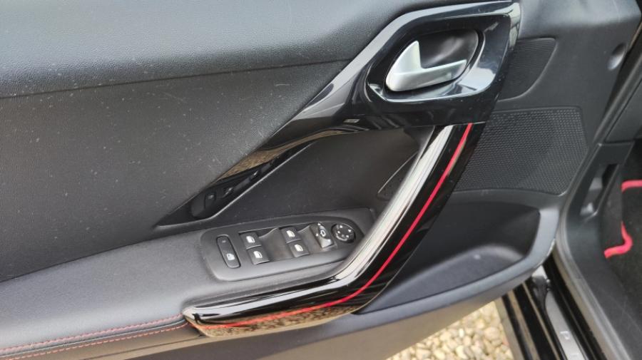 Melns Peugeot 208 2017 Rīga, ar dzinēja tilpumu 1.20 L un nobraukumu 142 tūkst. km par 6990 €, foto 47 vietnē AUTOMOTO.COM.LV